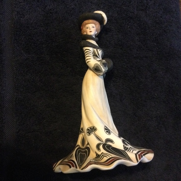 Lenox | Art | Vintage Tea At The Ritz Lenox Figure | Poshmark